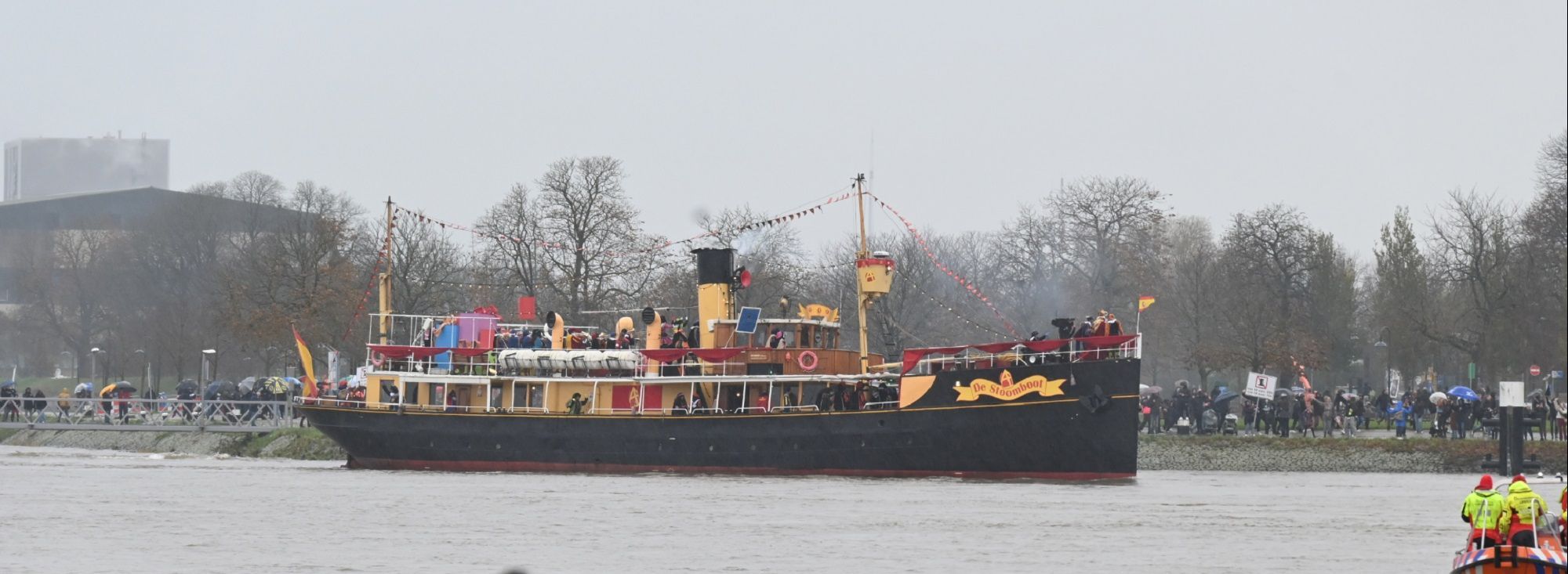 Dag en nacht…klaarstaan voor de Pakjesboot